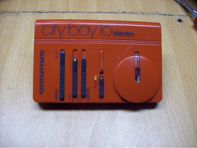 GRUNDIG  City Boy 10A -Fm stereo/AM