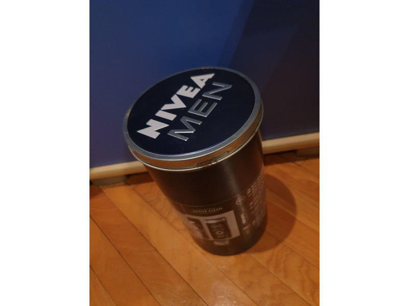 NIVEA METALNA KUTIJA