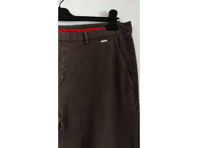 HUGO Boss pamucne pantalone br.52