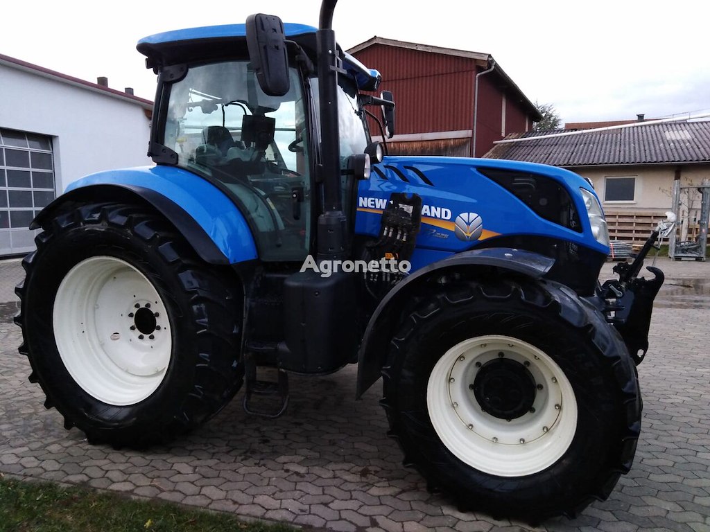 New Holland T7.225 AutoCommand traktor točkaš