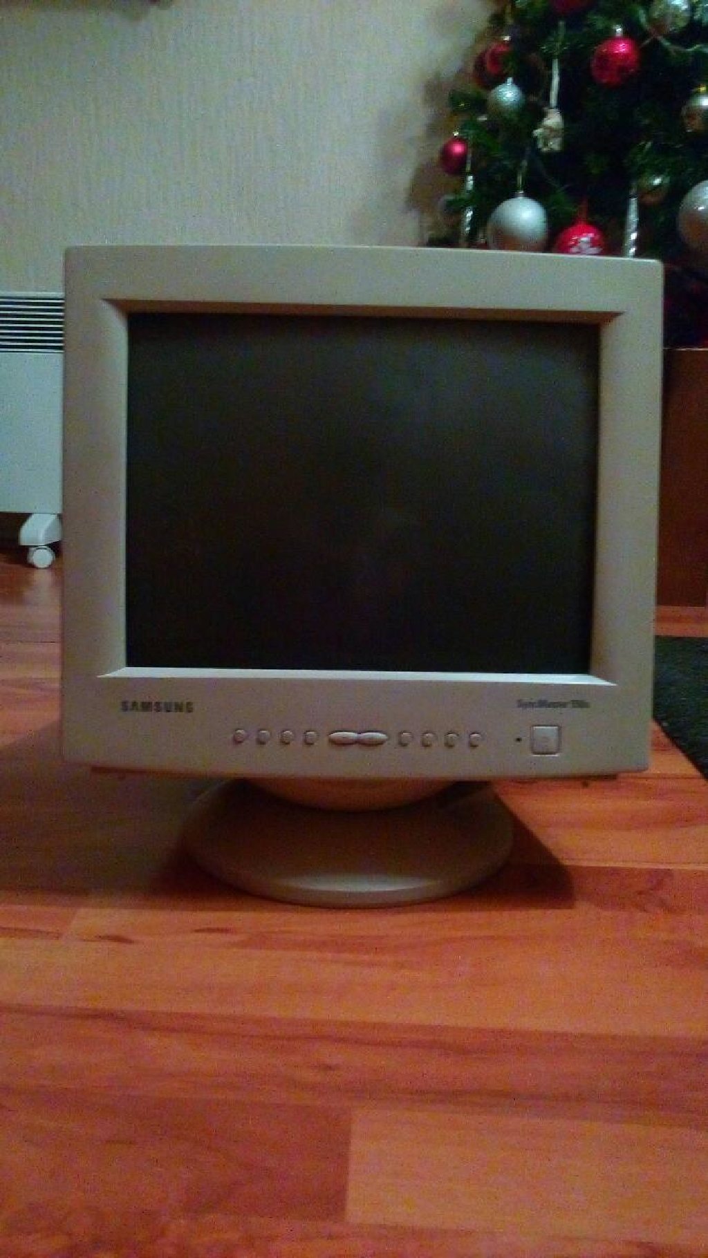 SAMSUNG - SyncMaster 550s. CRT Monitor 15'', Požarevac. Cena