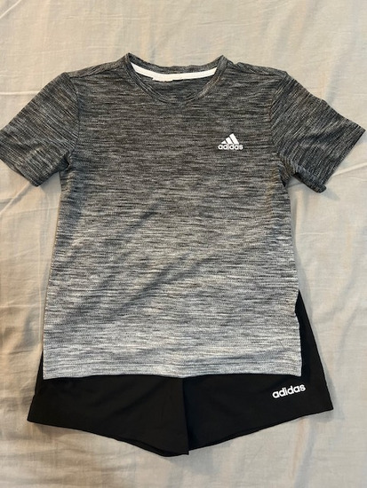 ADIDAS Dry Fit komplet vel 10-12 dečaci