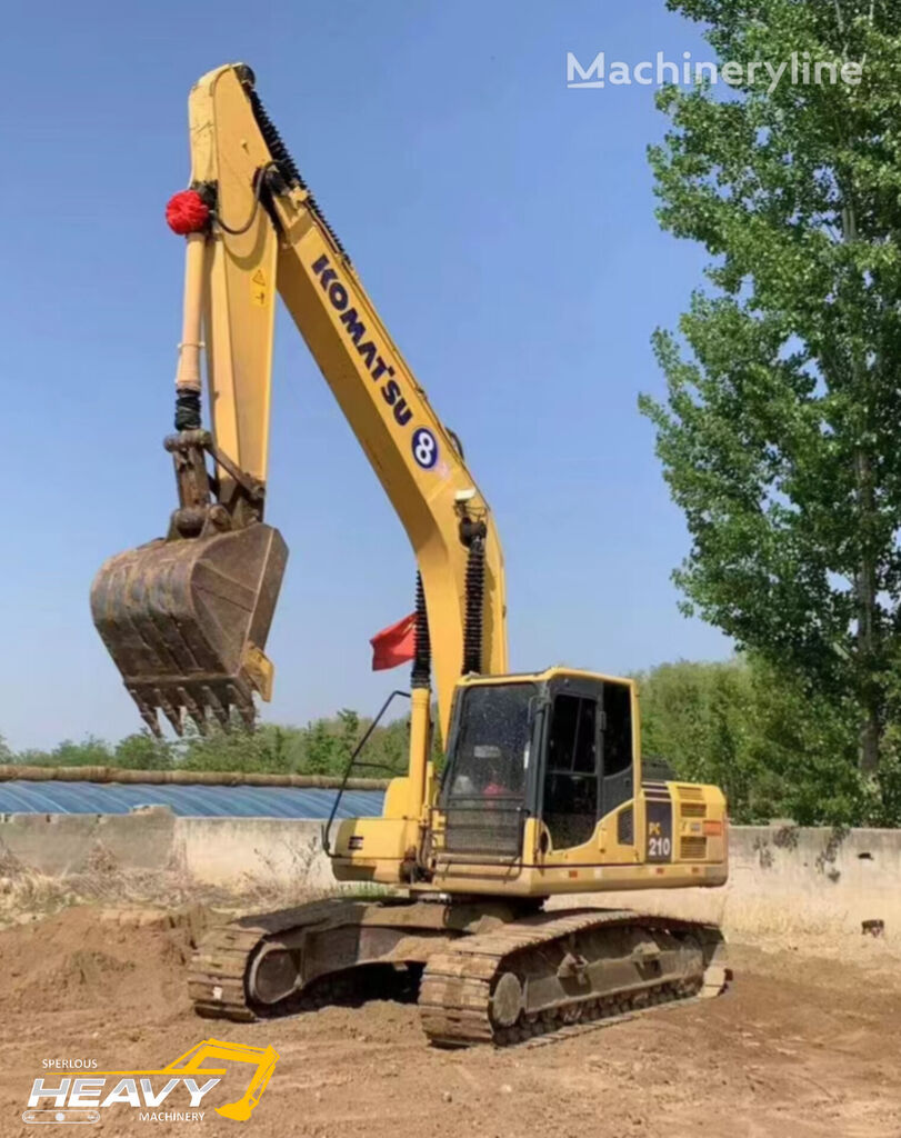 Komatsu PC210-8M0 bager na šinama