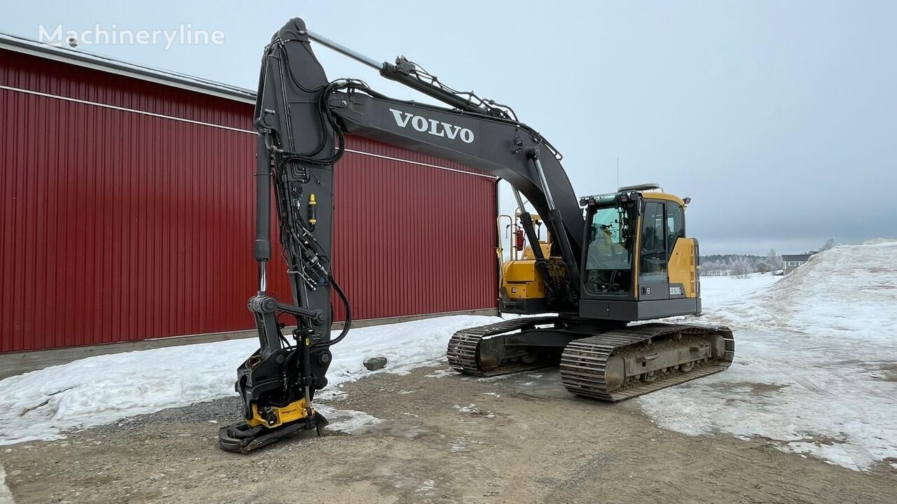 Volvo ECR 235EL bager guseničar