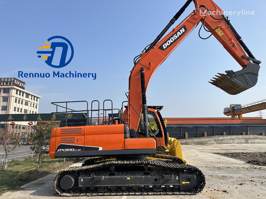 Doosan DX300 bager guseničar