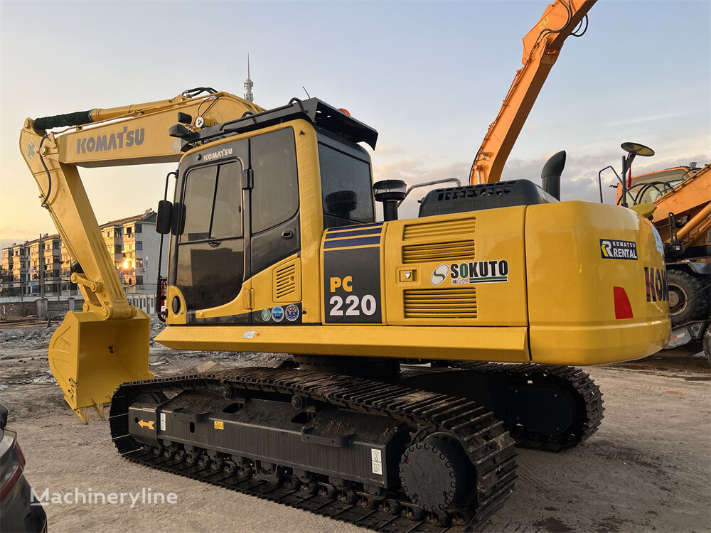 Komatsu PC220-8 bager guseničar