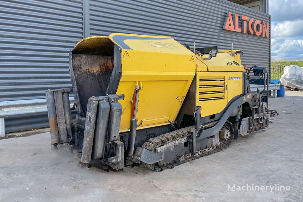 BOMAG BF 223 C asfaltni finišer guseničar