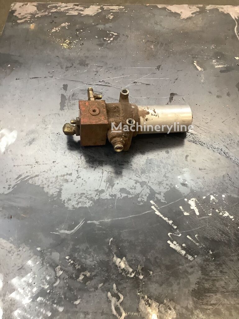 Supporto hidraulični filter za Fiat-Hitachi EX 235 bagera