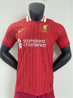 Liverpool 2024/2025 domaci dres