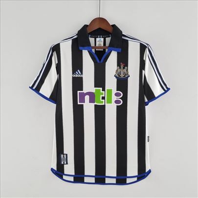 Newcastle United 2000/2001 domaći dres