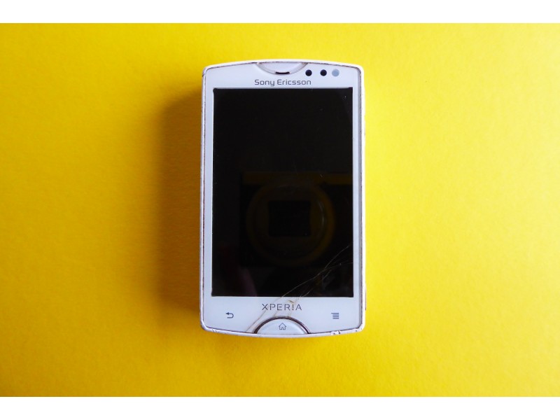 Sony Ericsson Xperia mini ST15i telefon (neispravno)