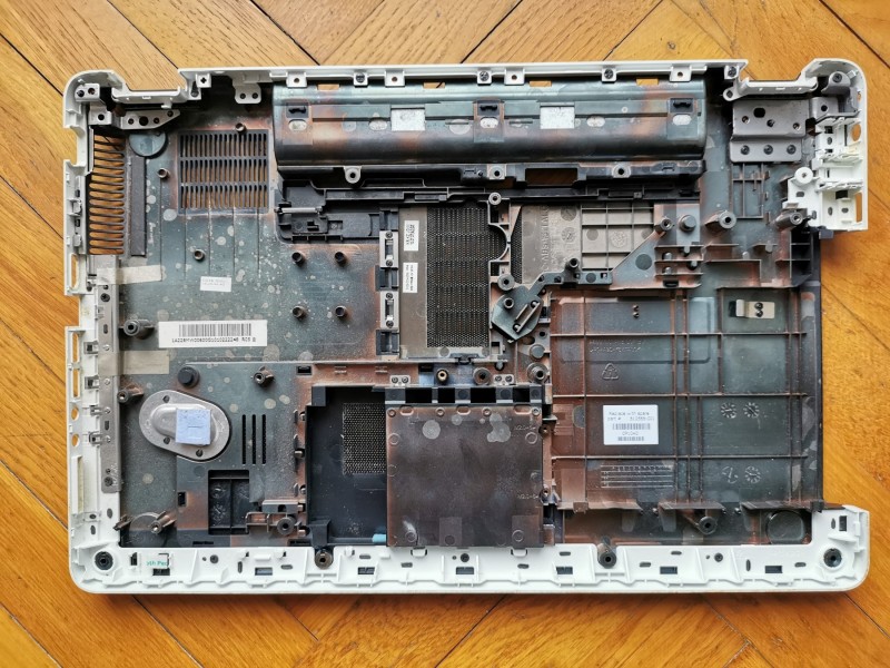 HP G62 belo komplet donje kućište