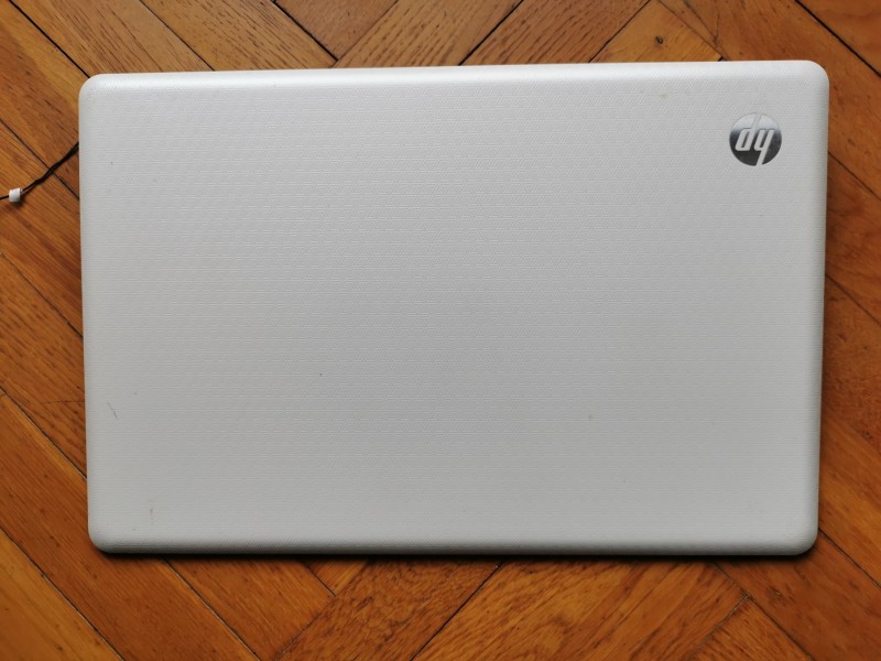 HP G62 belo komplet gornje kućište sa šarkama