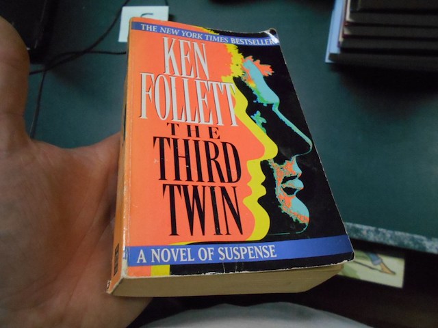 Ken Follett - The third twin