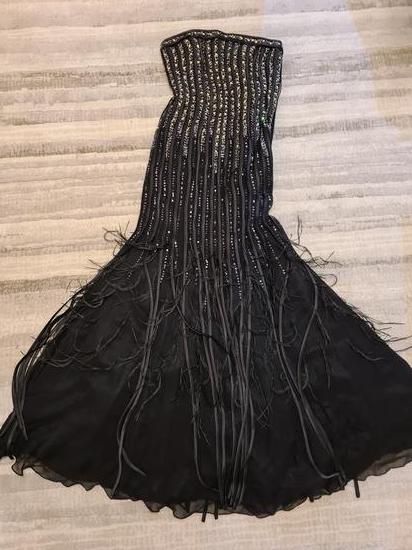 Svilena haljina 100% silk sa perjem Alyce Paris