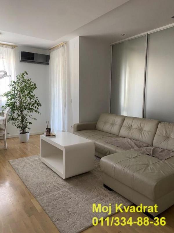 Trosoban stan za izdavanje, 81m2, 1.500€