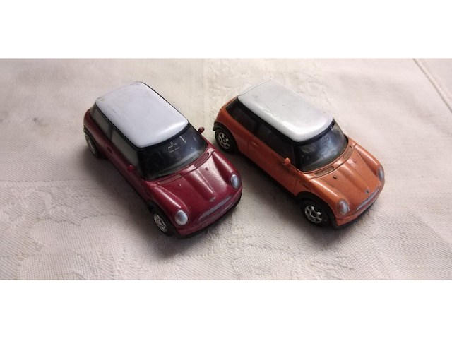 Welly Mini Cooper II,oko 1:56,malo izgrebani,oranz i cr