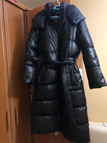 Dugačka crna zimska kožna jakna