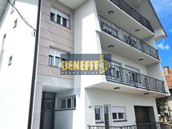 Izuzetan stan od 150m2 sa dvorištem, Ostružnica
