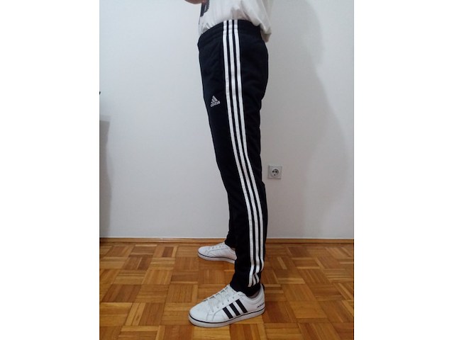 G: trenerka Adidas (donji deo, nova!)