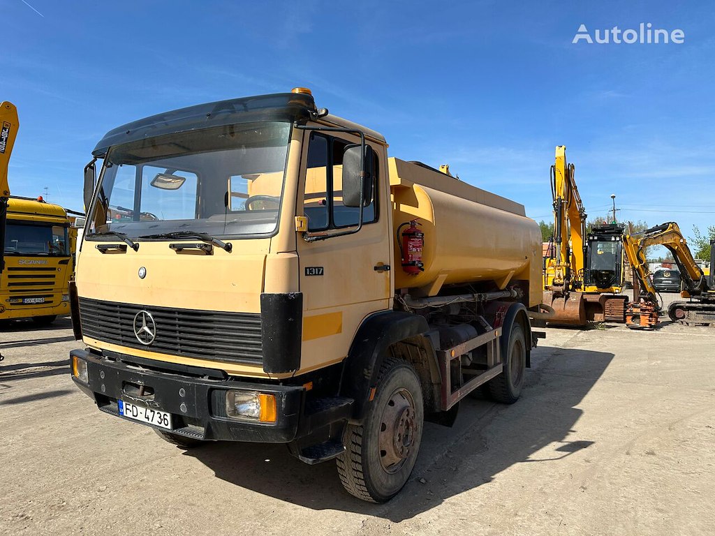 Mercedes-Benz 1317 autocisterna