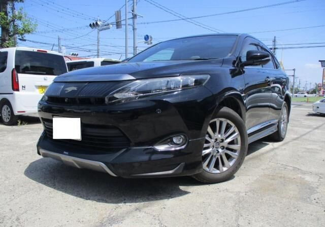 Toyota HARRIER krosover