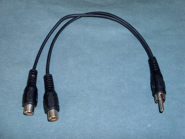 Single RCA Male to 2x RCA Female Audio Cable