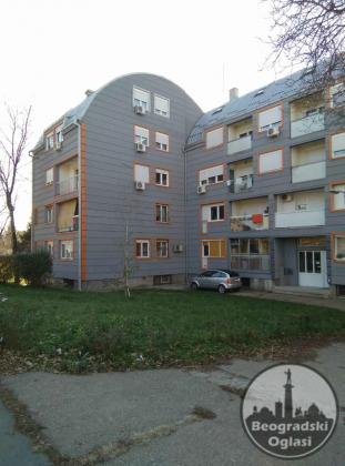 Prodajem dvoiposoban stan, 57 kvm, namesten, vlasnik, Beograd (Vozdovac)