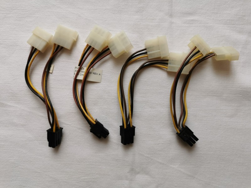 Adapter 6pin na 2 molex-a