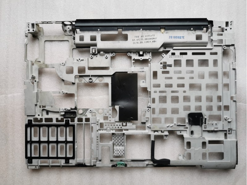 Thinkpad T410 srednji deo kućišta