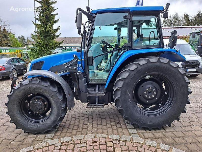 New Holland T5050 traktor točkaš