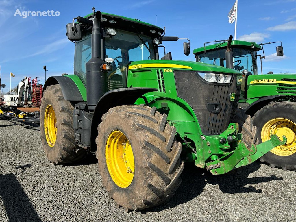 John Deere 7310R traktor točkaš