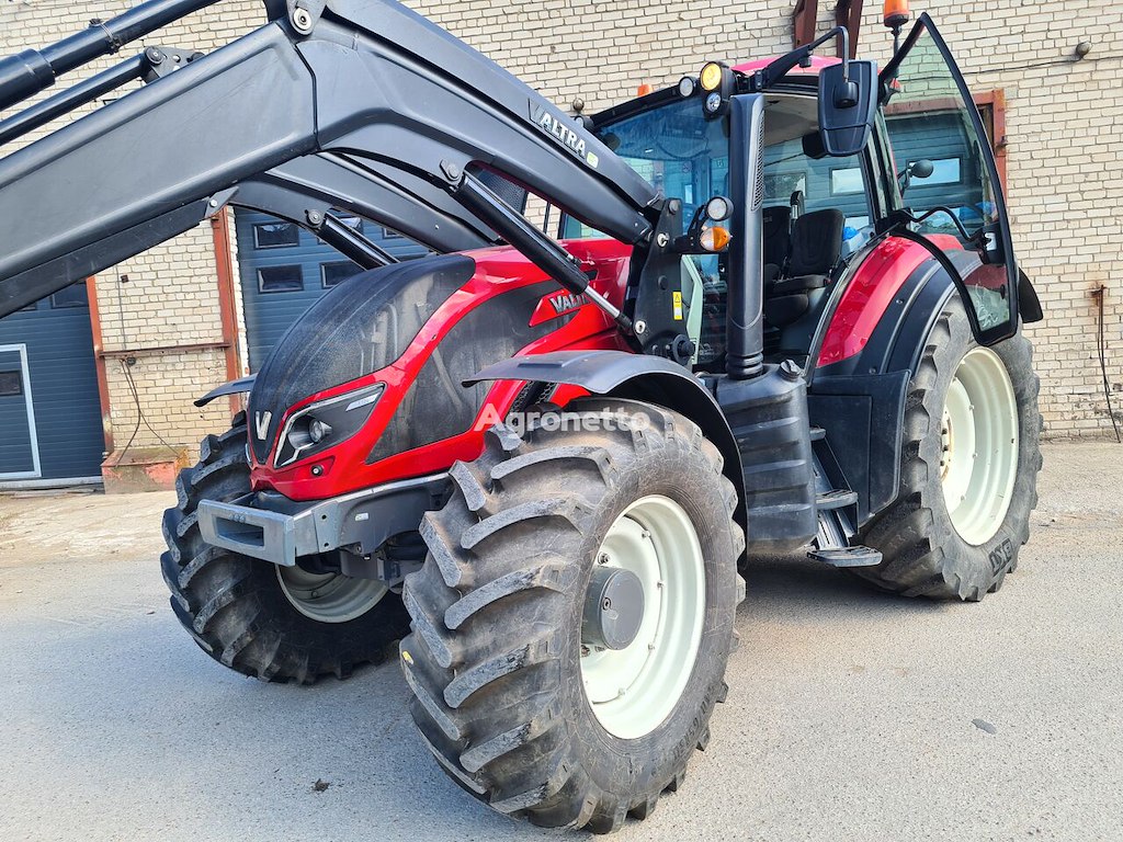 Valtra T174+ Quicke traktor točkaš