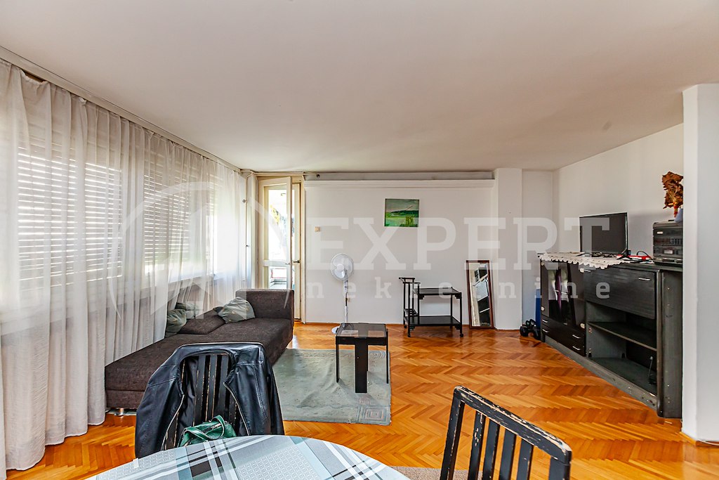 četvorosoban stan, 104 m2, Dom zdravlja, Vojvode Tankosića ID: p-011451