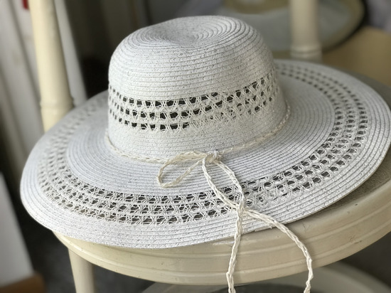 Nov beli pleteni letnji damski šešir