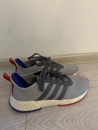 Nove adidas patike br.42