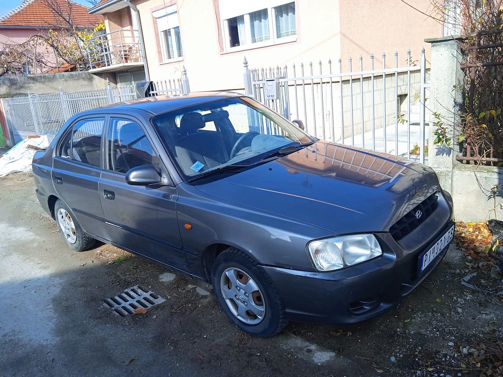 Hyundai Accent 1.5 GL 4DR