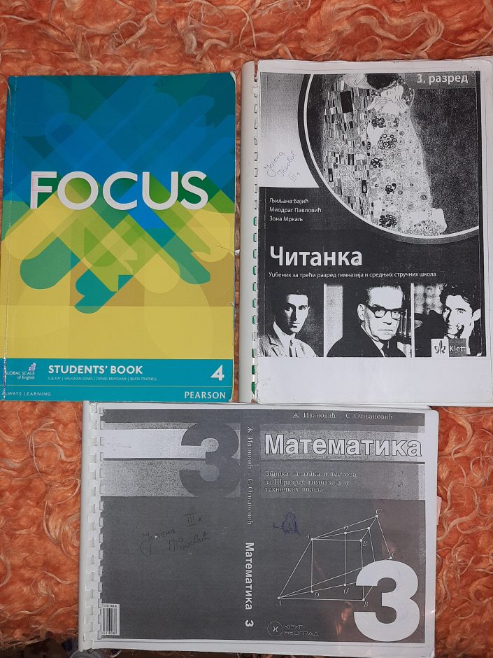 Prodajem knjige za 3. razred srednje skole – matematika, srpski, engleski