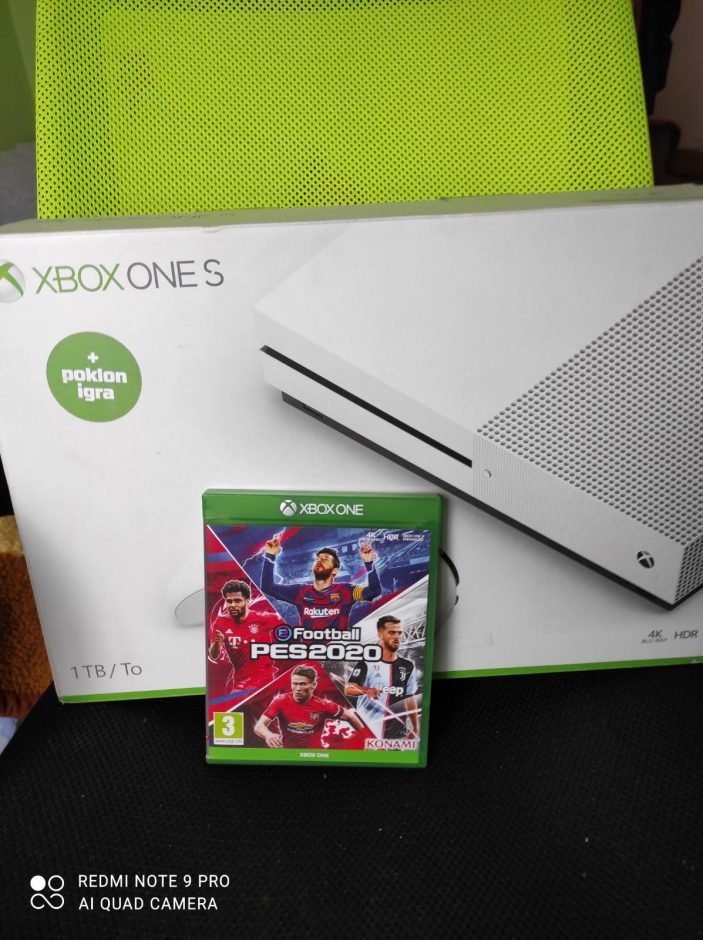 Xbox One S 1T + PES 2020