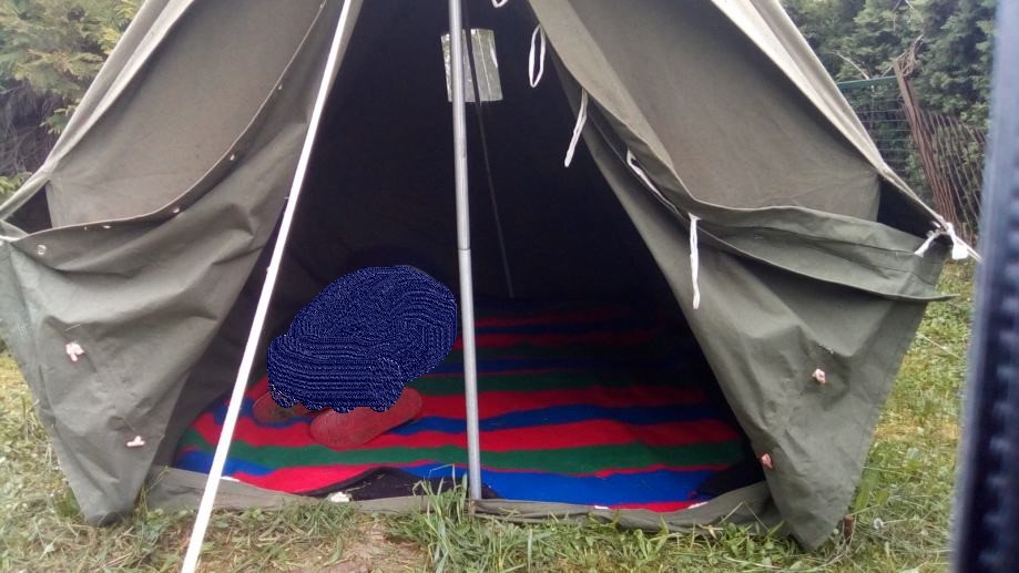 Vojni Šator za kampovanje