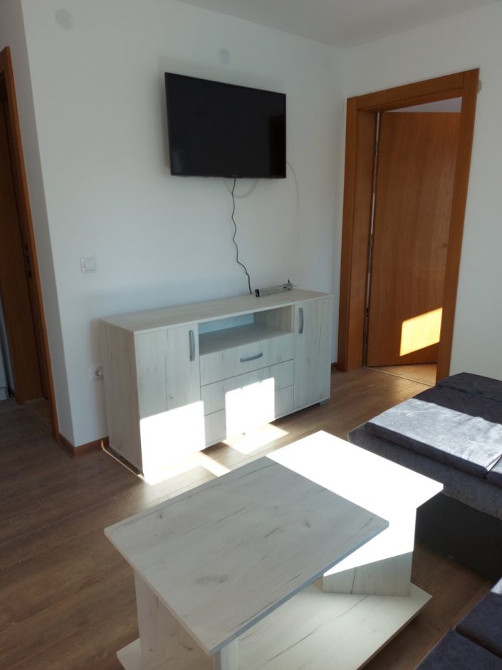 Izdajem 2 apartmana (43m2) u Vrnjackoj Banji