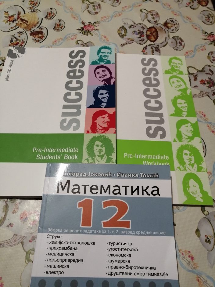 Prodajem engleski jezim i matematiku za 1. i 2. razred srednjih škola