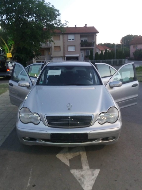 Mercedes-Benz C 180