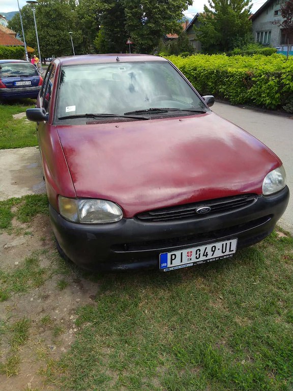 Ford Escrot 1.6