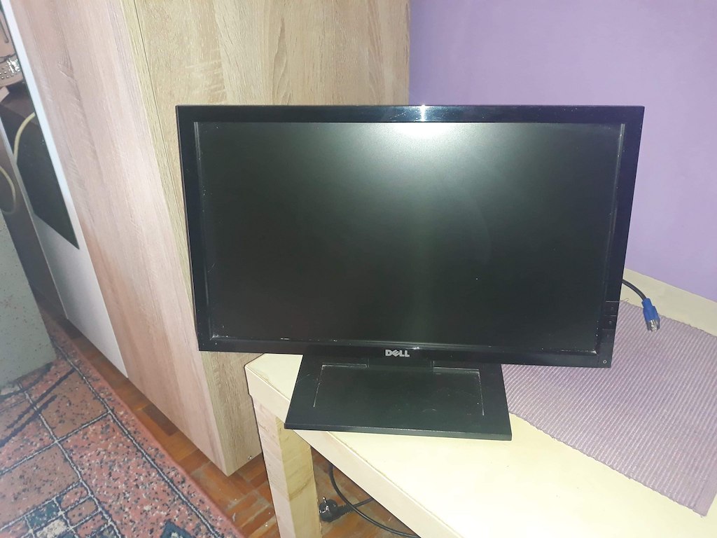 Na prodaju monitor