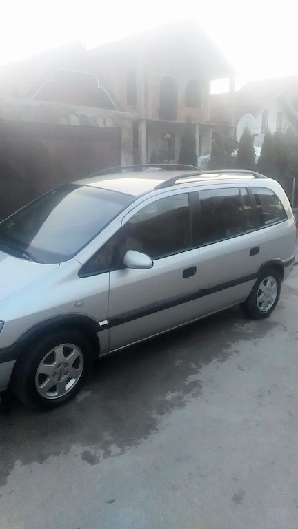 Na prodaju Opel zafira 1.8