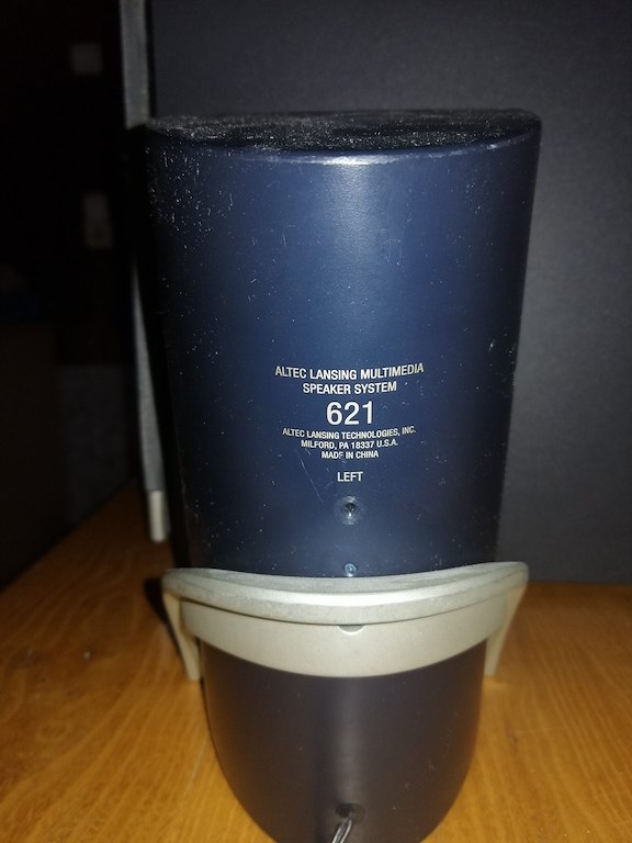 Altec Lansing 621 zvučnici