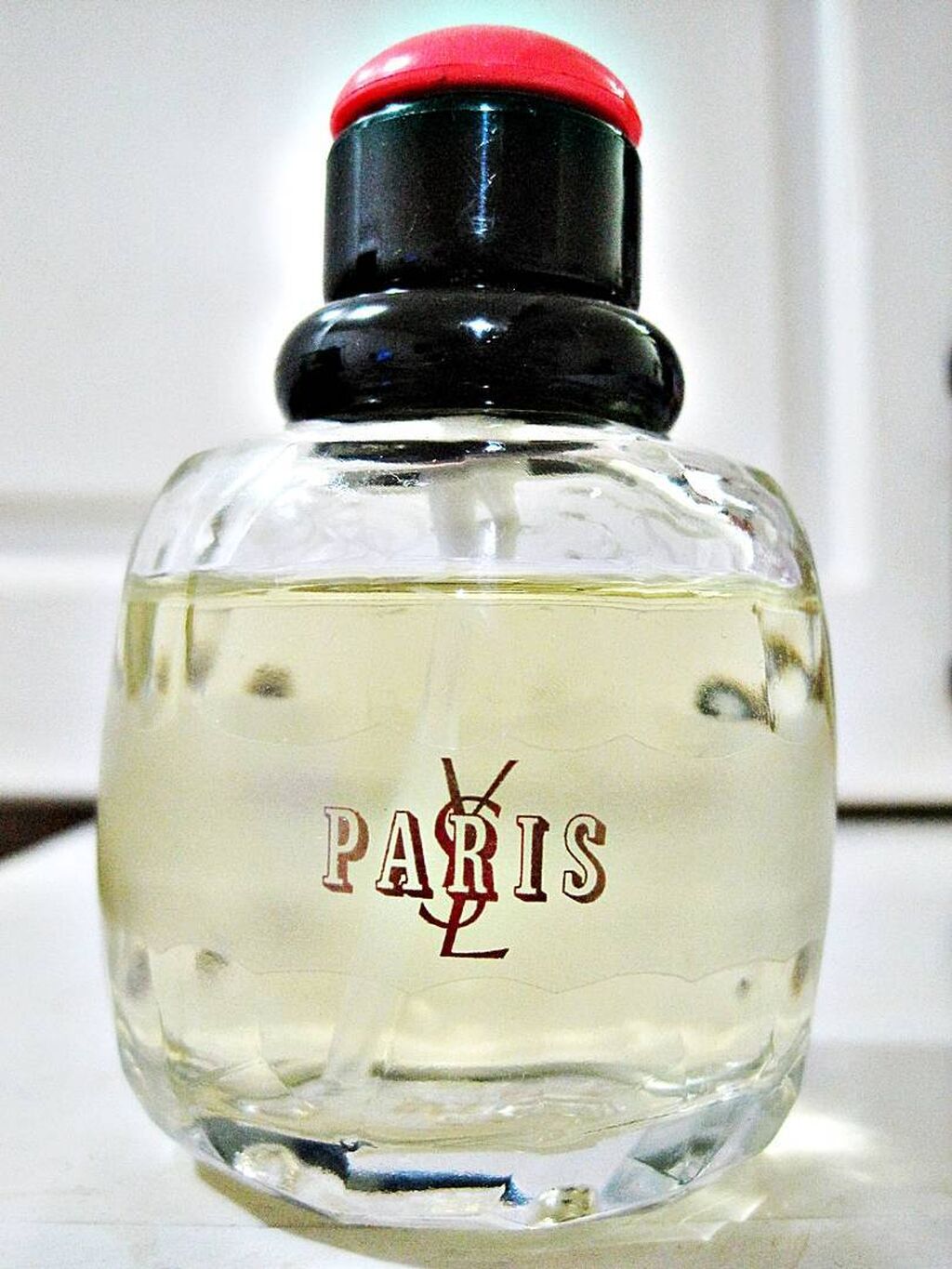 Yves Saint Laurent Paris 75ml, prikazano koliko ima još u flašici