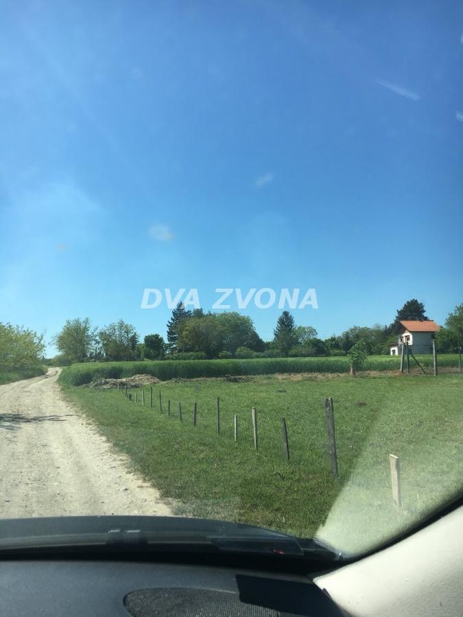 3 PLACA U ČORTANOVCIMA ILI 1 PLAC U ČORTANOVCIMA-BANSTOL