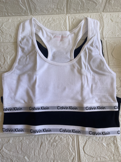 Calvin Klein topovi